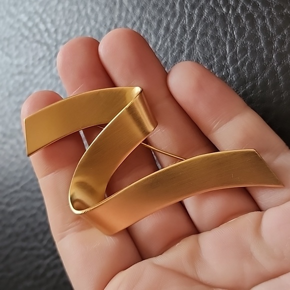 Monet | Jewelry | Vtg Monet Brooch | Poshmark